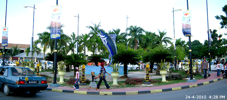 Index of /Geography/Sabah/5_TawauDivision/Semporna/StreetScene/